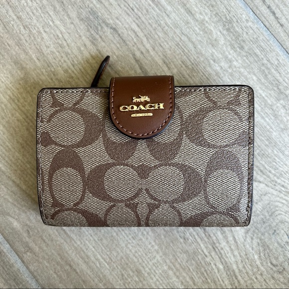 Coach | Bags | Coach Medium Corner Zip Wallet In Signature Canvas ...